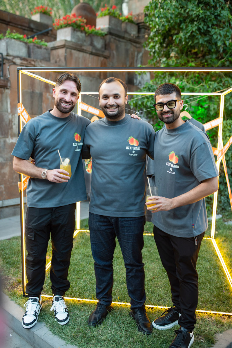 AZAT MARD X ARARAT ՀԱՄԱԳՈՐԾԱԿՑՈՒԹՅԱՆ ՇՆՈՐՀԱՆԴԵՍԸ - Kamoblog.tv